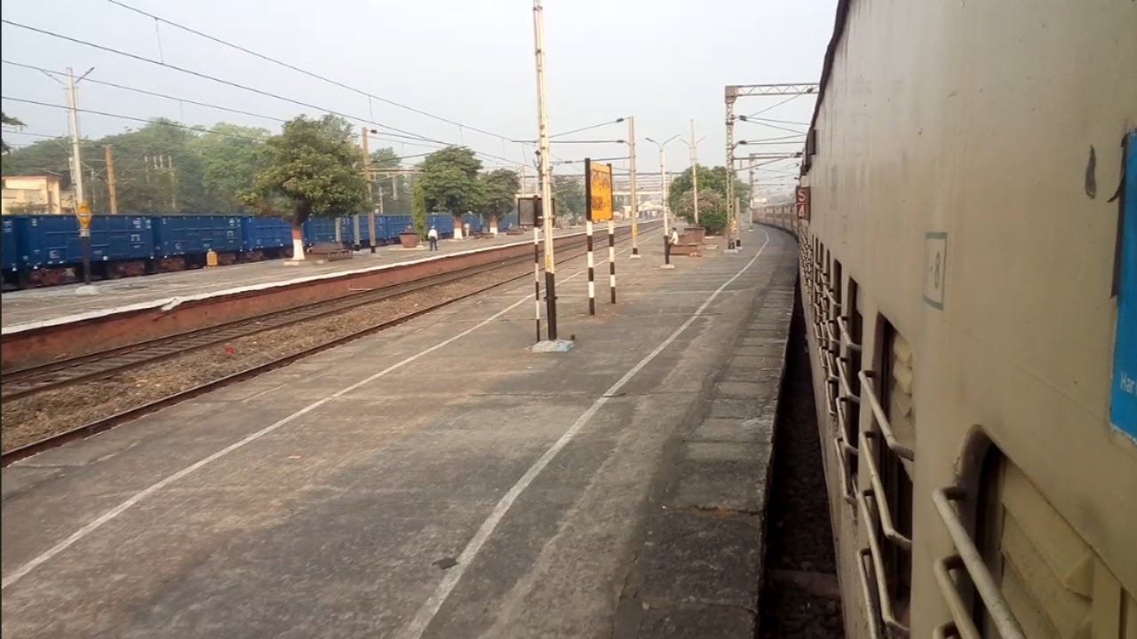 Arrival + Departure Panagarh 13020 Bagh Express - YouTube
