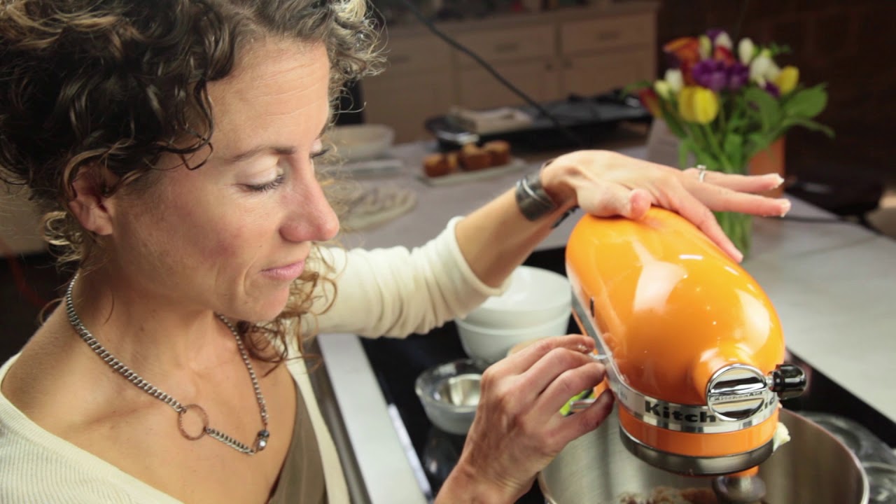 In the Swerve Kitchen with Maria Emmerich - Chocolate Glazed Donuts ...