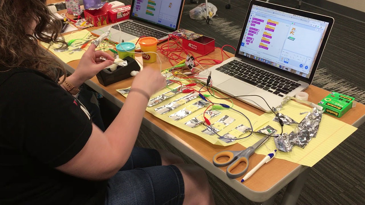 MaKey MaKey tin foil keyboard - YouTube