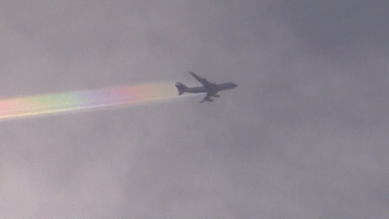 AMAZING RAINBOW CONTRAIL! China Airlines Cargo 747-400F Over my House ...