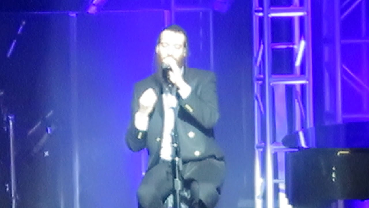 BERRY WEBER SINGS AT HASC 32 CONCERT - YouTube