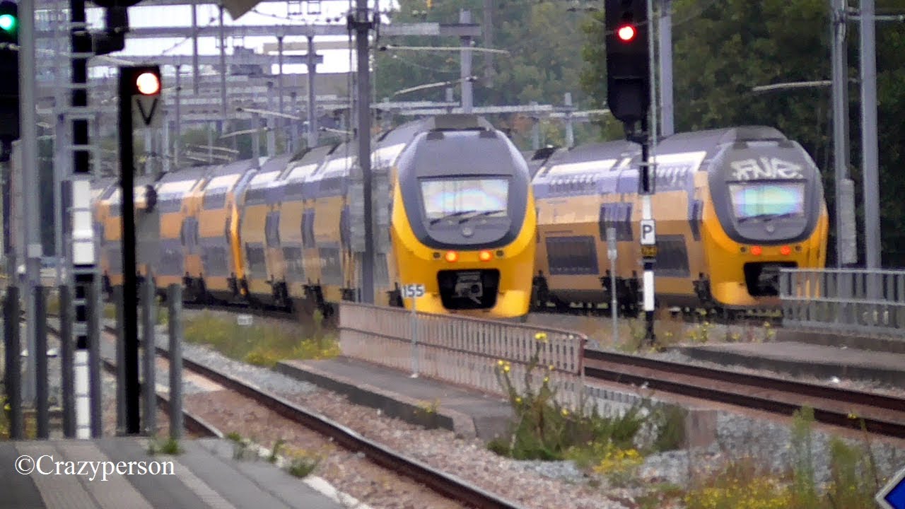 Double decker Trains and Metro 51 drive at the same time - YouTube