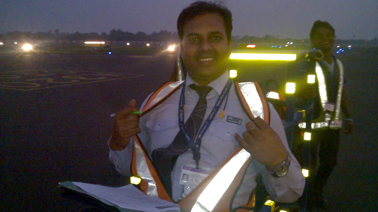 IndiGo ramp masti - YouTube