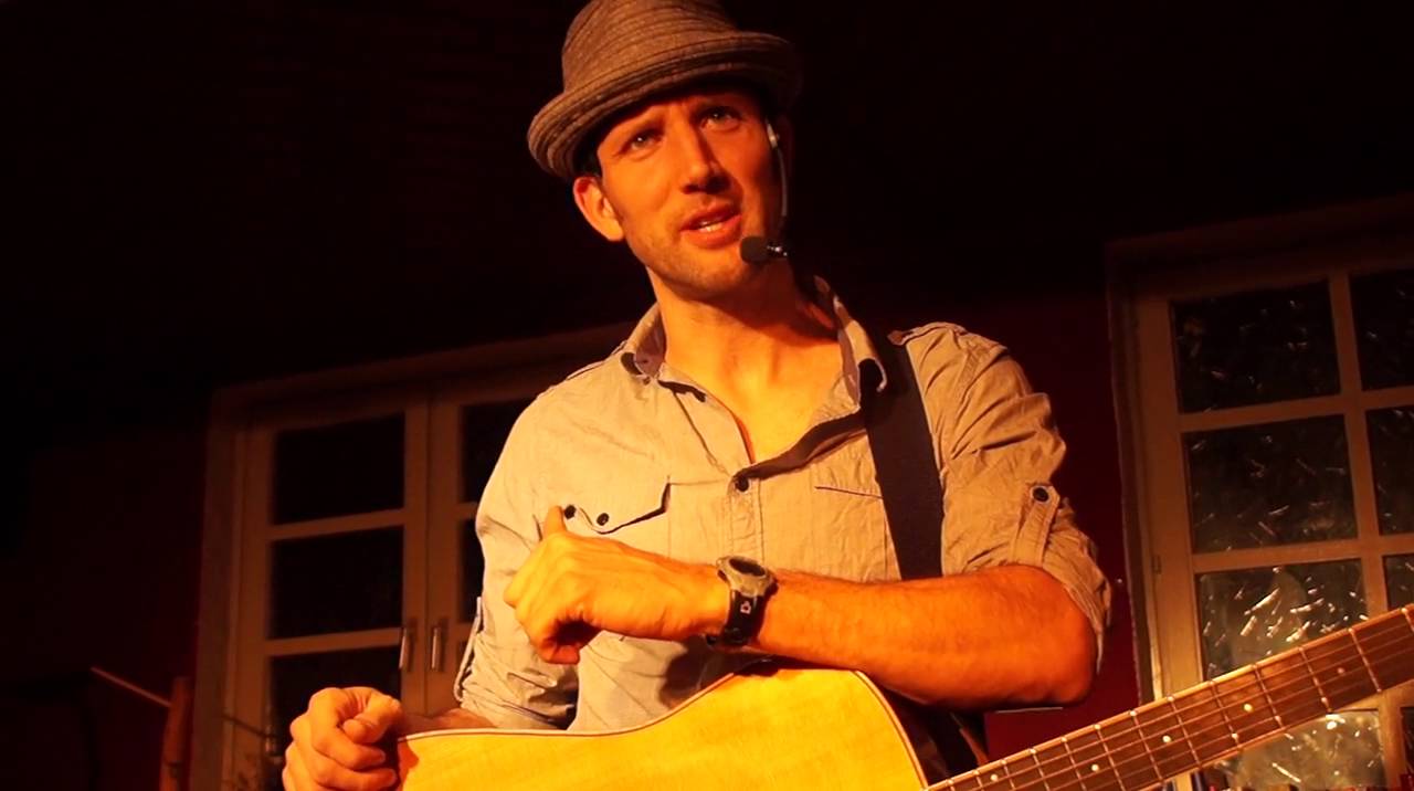 David Blair - live - "Stronger, Higher, Faster" (2016) - YouTube