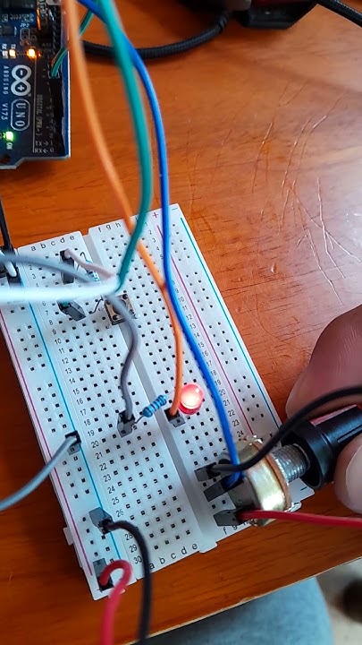 Uso de los operadores de lenguaje de programación. #arduino - YouTube