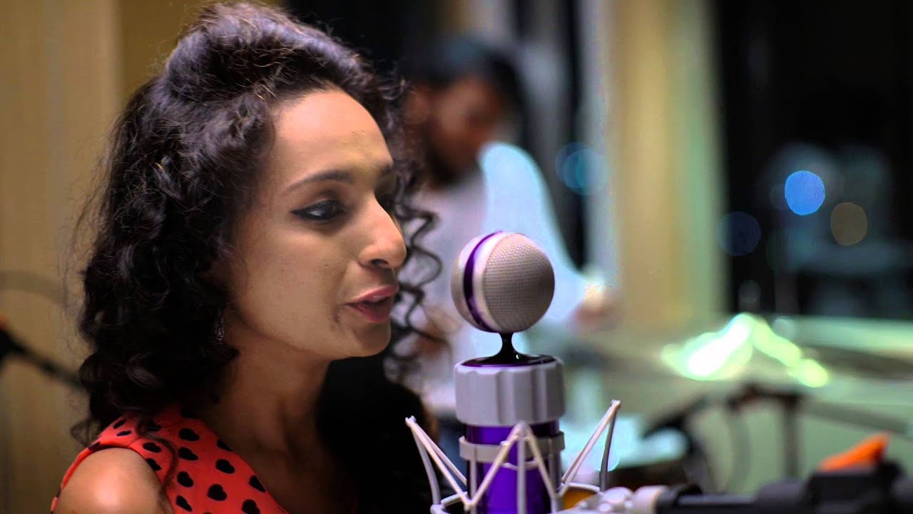 Vennila Vennila | AR Rahman Cover| Iruvar | Vinaita Sivakumar - YouTube