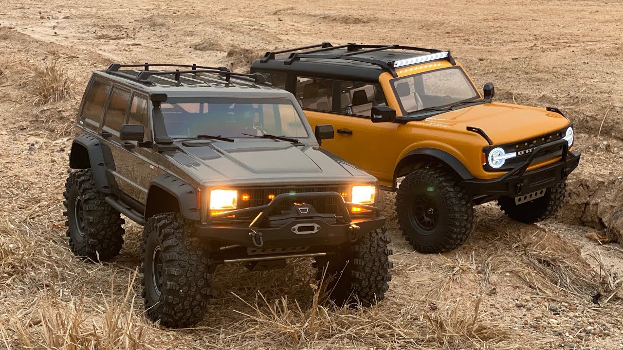 Cross RC Emo X2 1/8 Cherokee & Yi Kong YK 4083 1/8 Bronco Evening Run ...