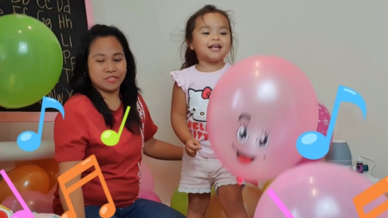 BALLOONS 🎈 🎈 BALLOONS PLAYING AND SINGING - YouTube