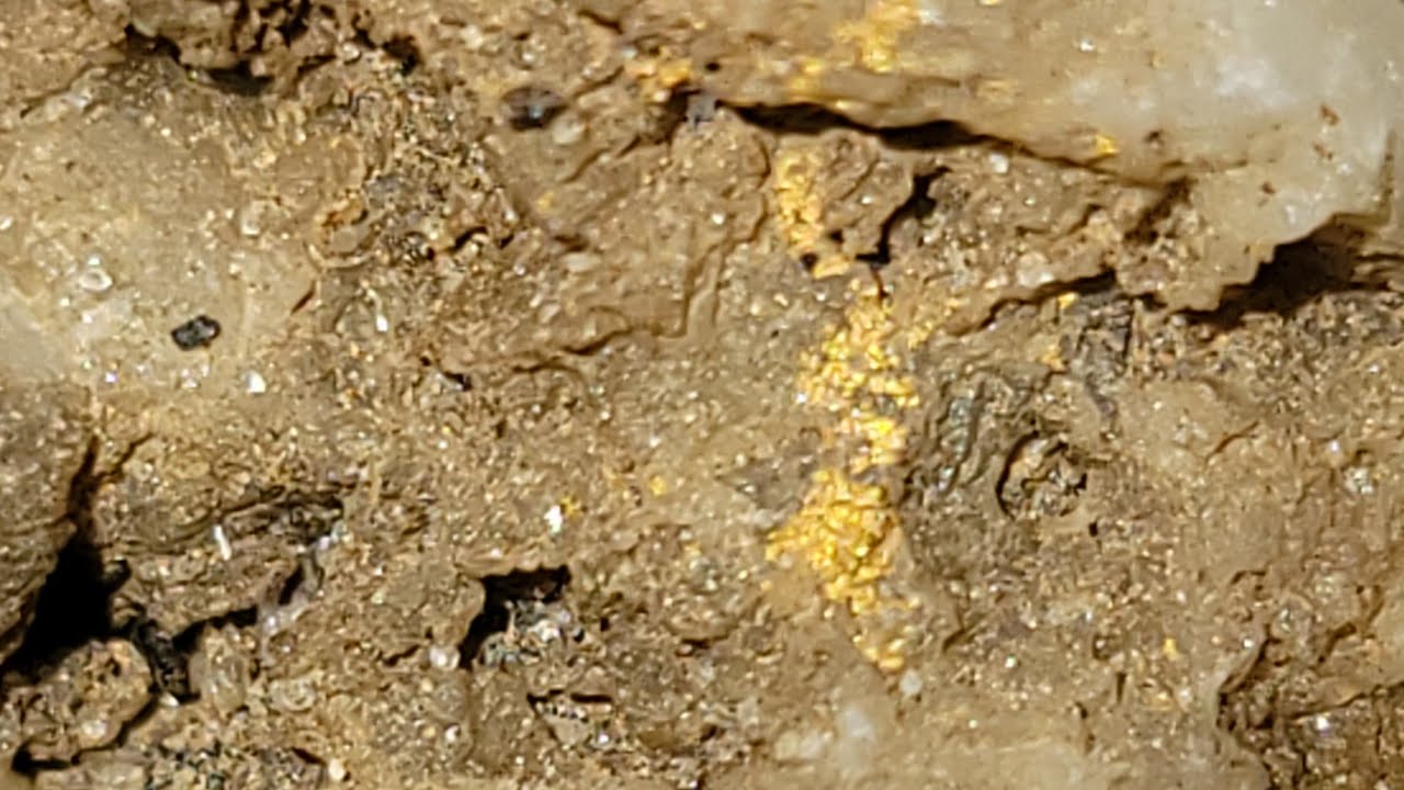 Crushing Georgia Gold Ore#K&MKrusher#hardrockmining#gold - YouTube