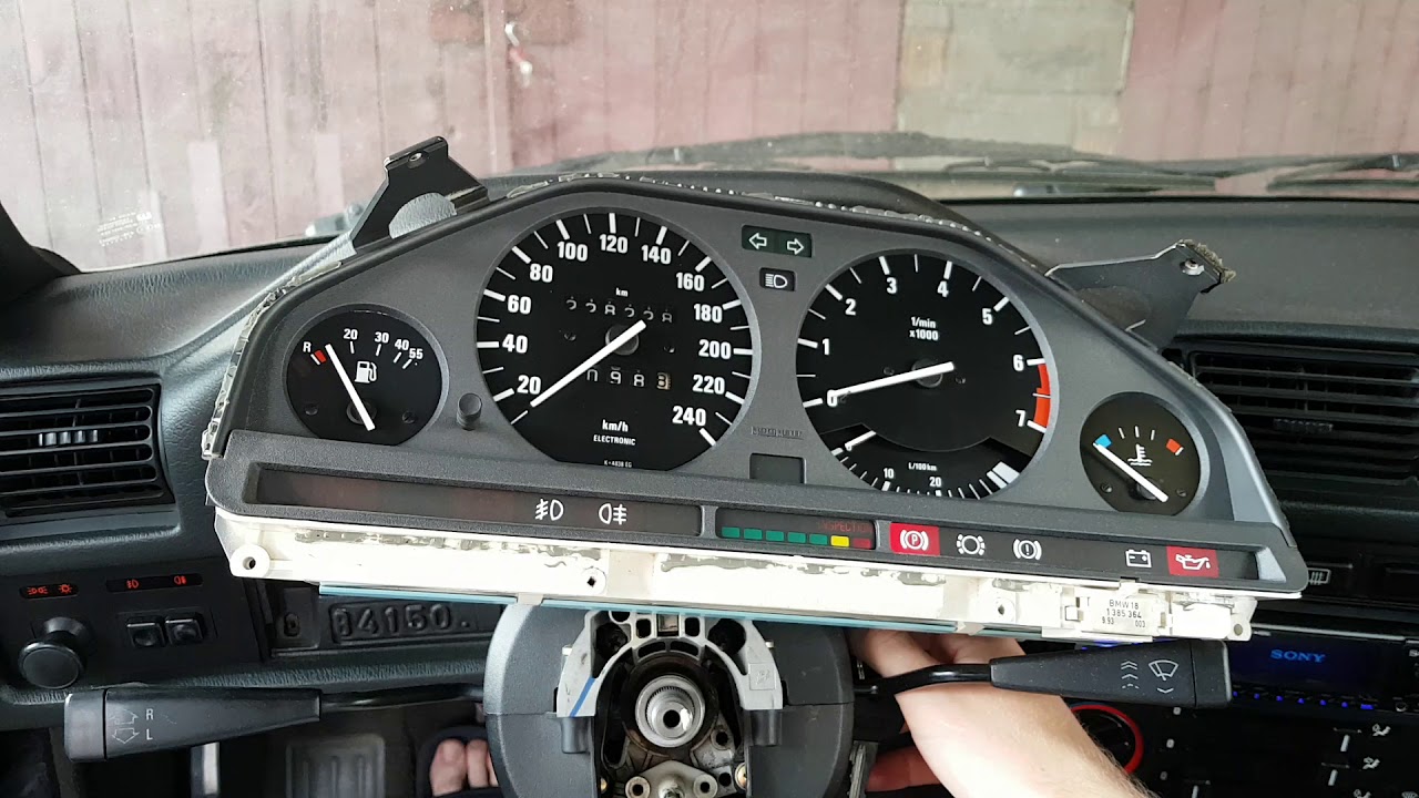 BMW E30 M52TUB28 Swap First Start - YouTube