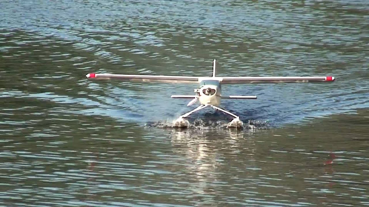 Rc Cessna on floats - YouTube