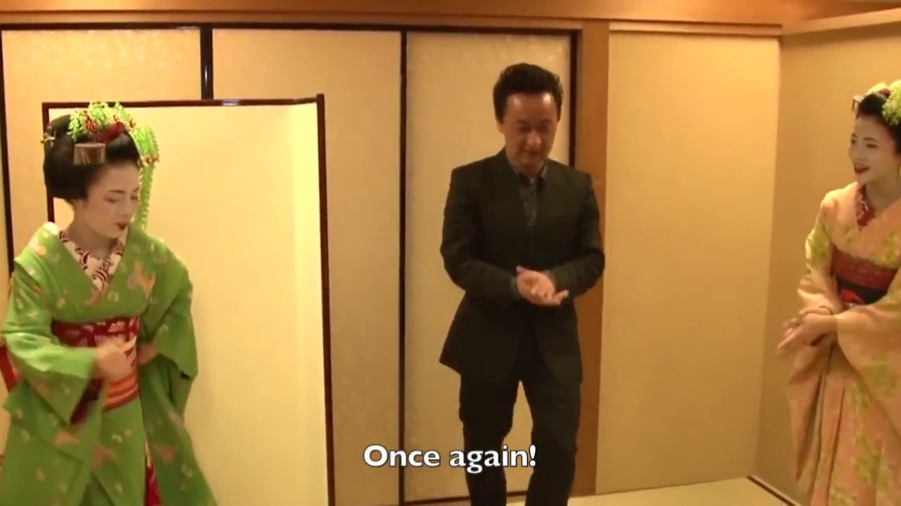 How to Play with Maiko and Geisha Experience Playing Japanese Games ...