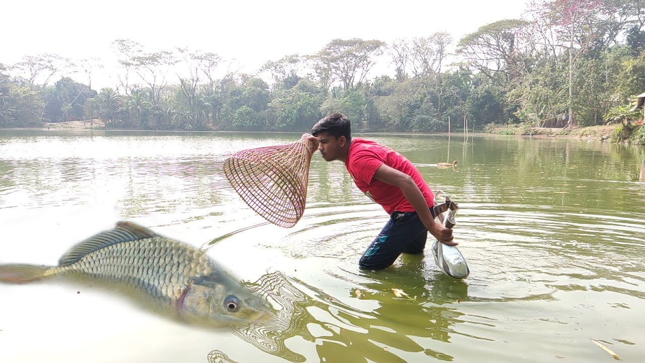 Amazing Unique Hand Fishing Technique Form River Village Boy Hunting ...