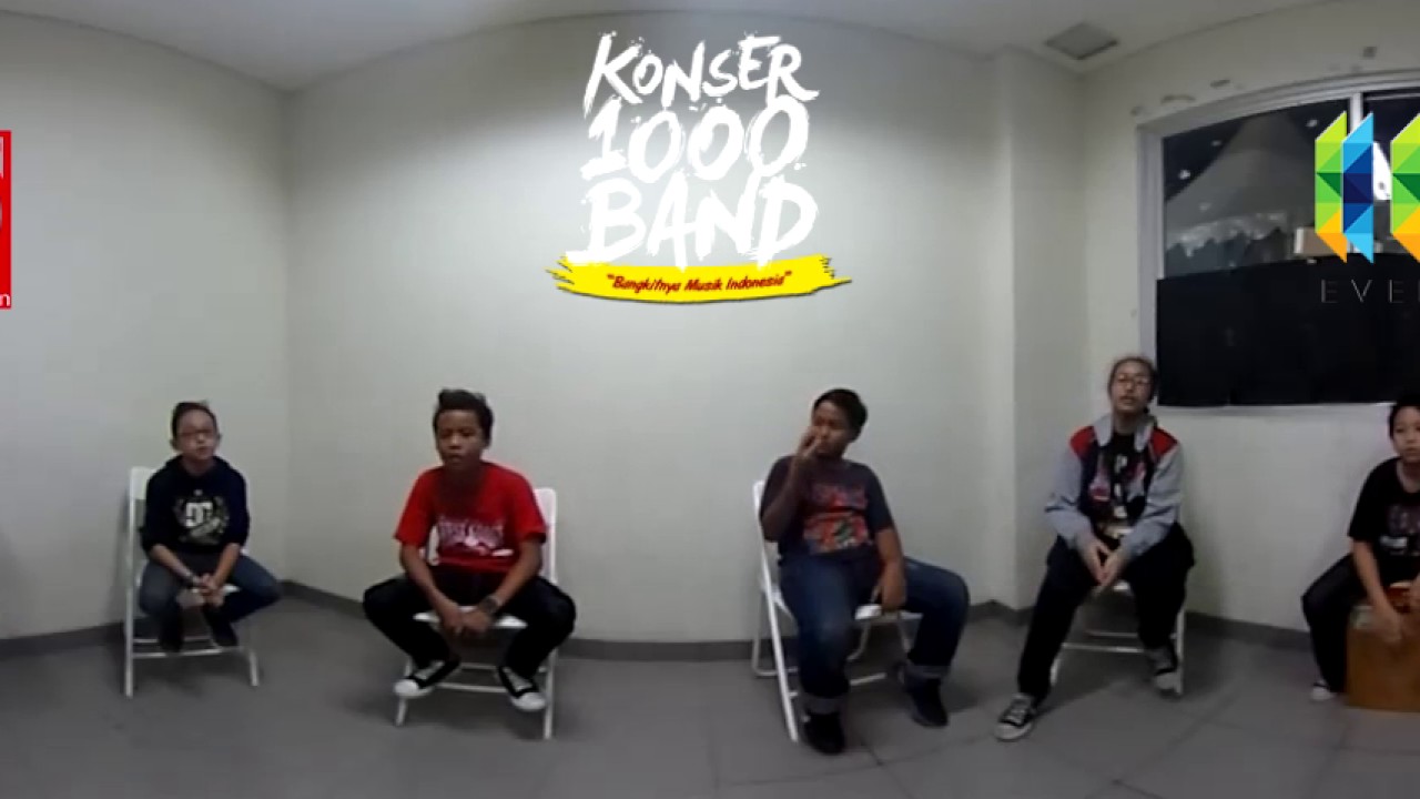 Nineteen Acoustic Band - Dear God cover (360 Virtual Reality Music ...