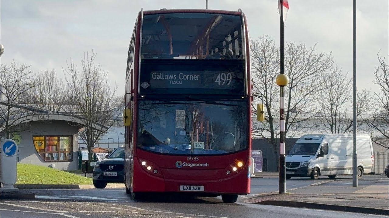 ADL Enviro400 Stagecoach London 19733 LX11AZW Route 499 Gallows Corner ...