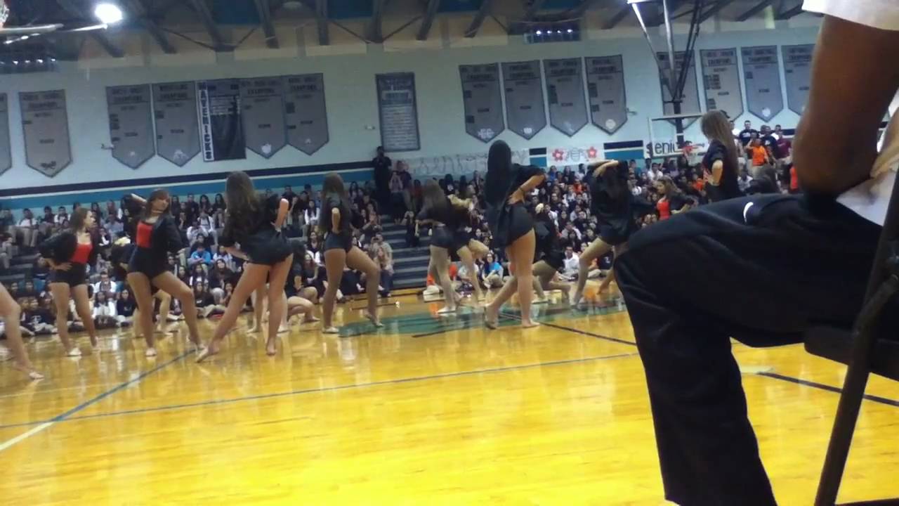 AMHS 4/15/11 PEP RALLY, MAVERICK DANCE TEAM! - YouTube