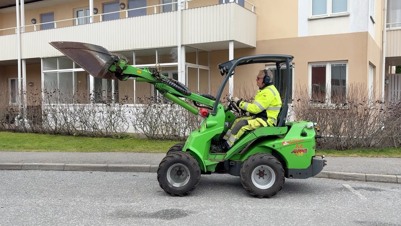 Köp Kompaktlastare Avant M635 EZ MCT på Klaravik - YouTube