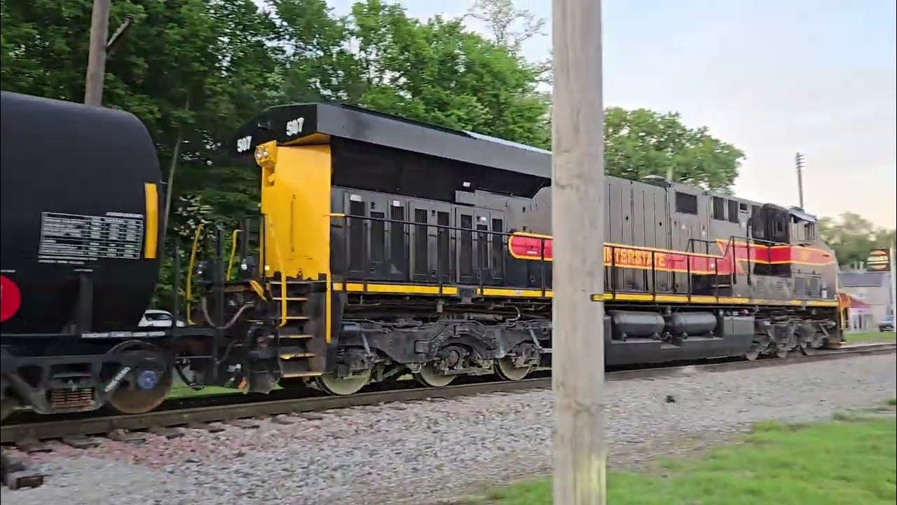 IAIS 507 (ES44AC) leads the Iowa Interstate CBBI through Peru, IL 05/10/24 - YouTube