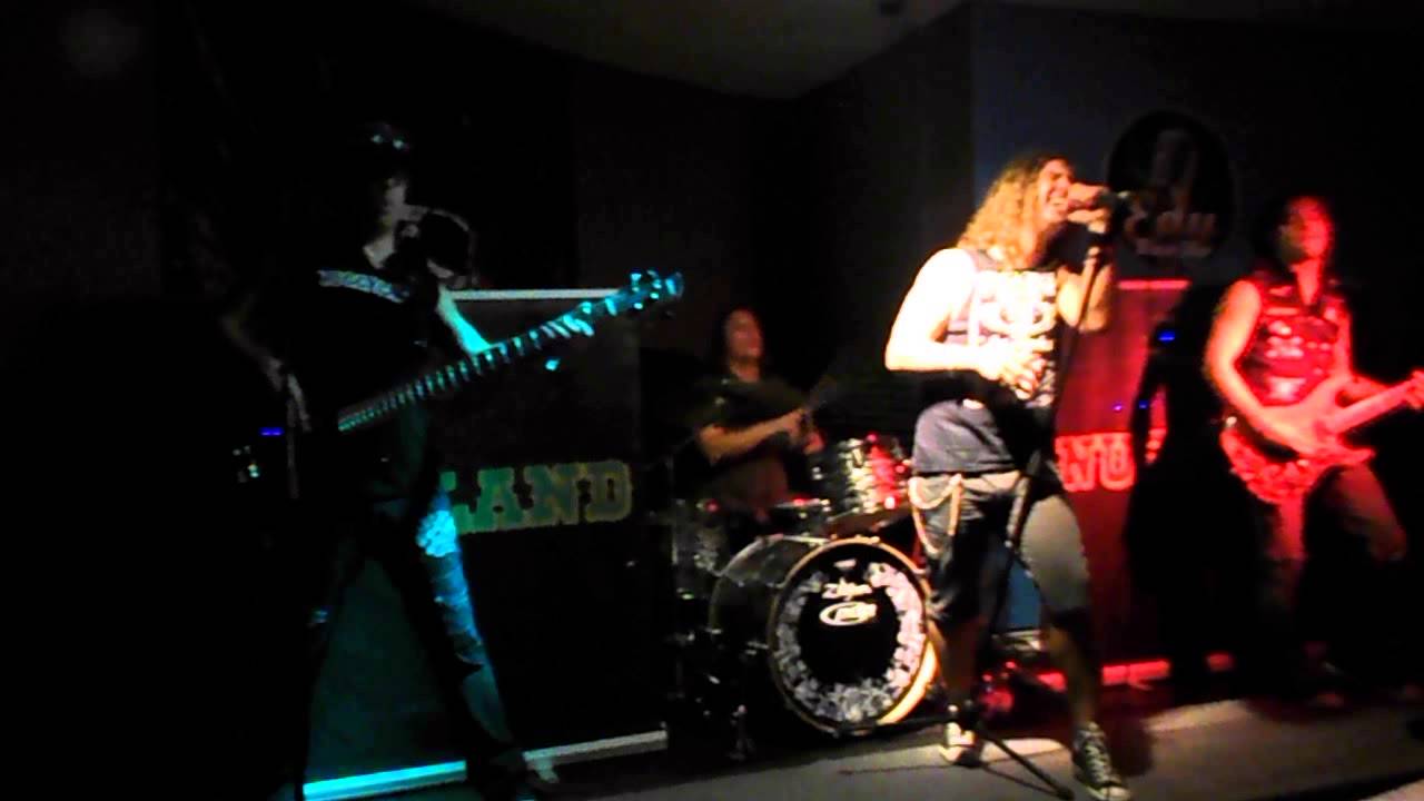 Nuggyland - Bad Case of Loving You (Robert Palmer) @ Edy Music Bar 20 ...