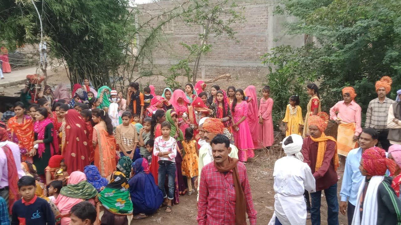 Live 🔴 Aadiwasi Shadi Barat - YouTube