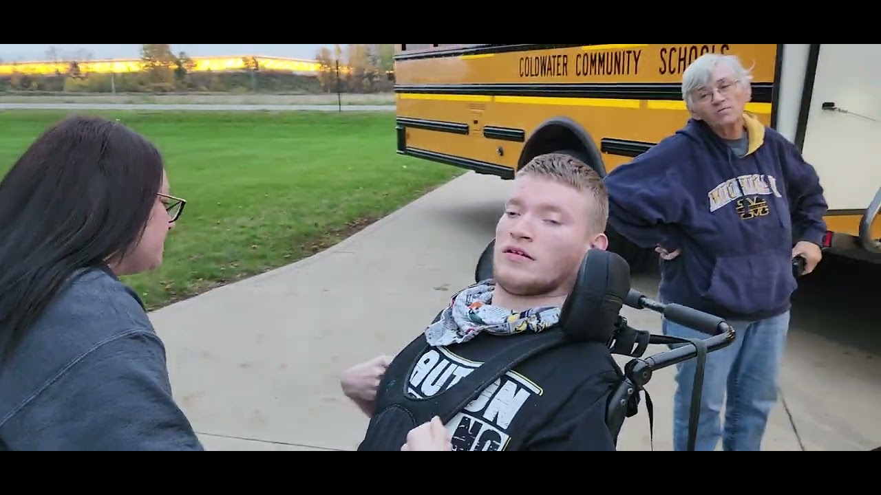 Sam headed to school & on the school bus lift 10.25.23 @onthatnote ...