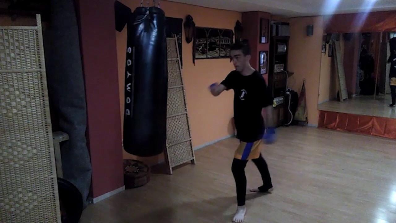Uri kickboxing - YouTube