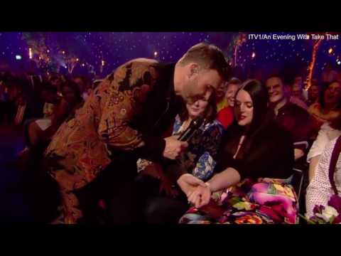 Gary Barlow apologises for fan's unfortunate signature tattoo