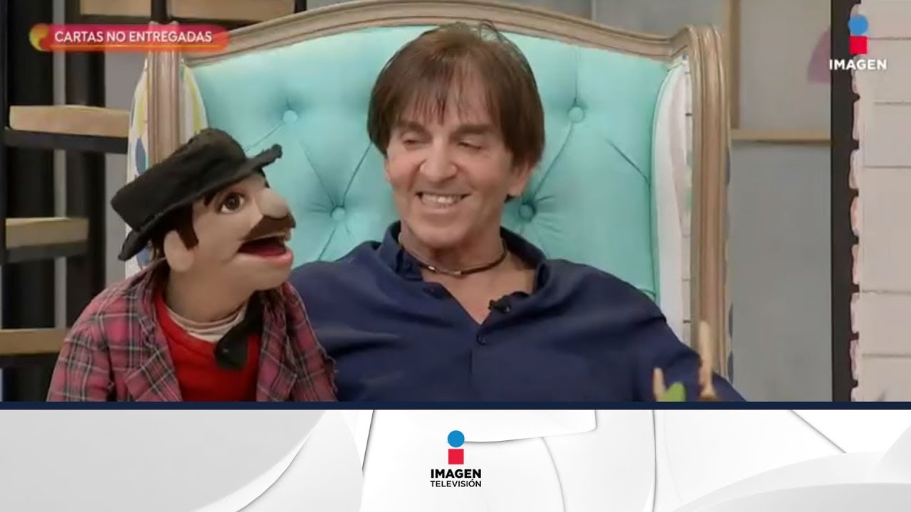 Johnny Welch y el Mofles leen su poema, 'La Marioneta' | Sale el Sol ...