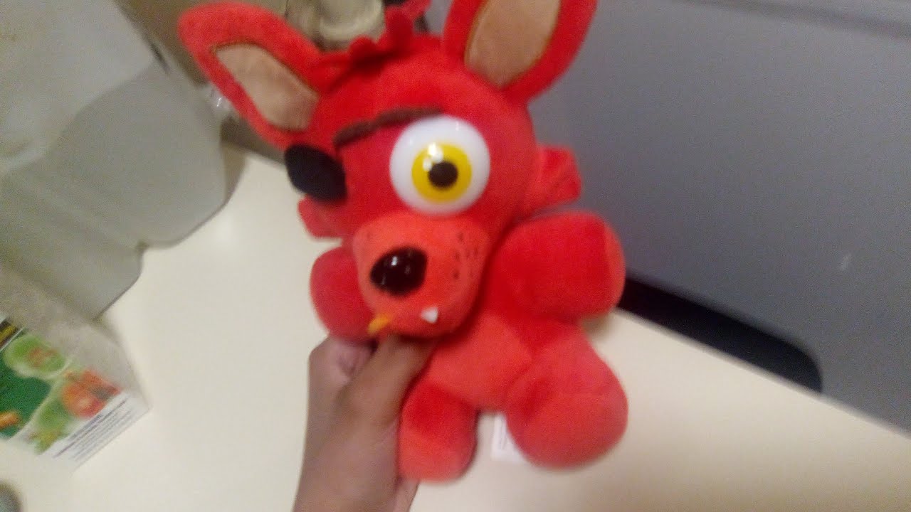 foxy met New York statue chica (episode 1 season1) - YouTube