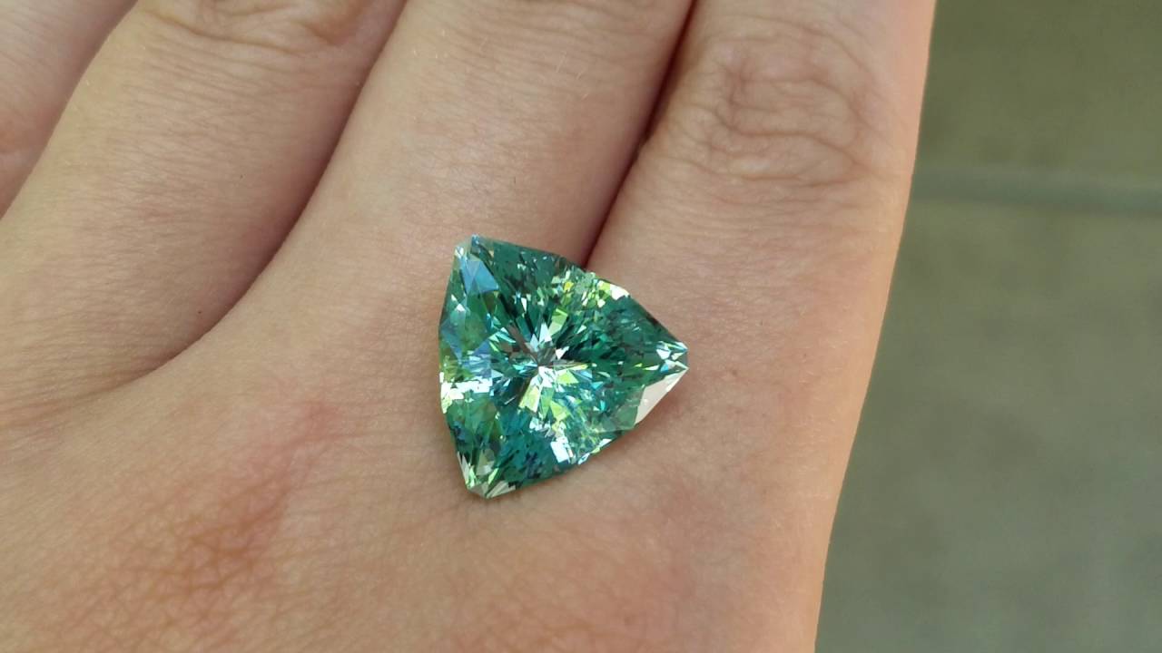 Top Quality Bright Blue Aquamarine Gemstone from Brazil 10.59 cts - YouTube