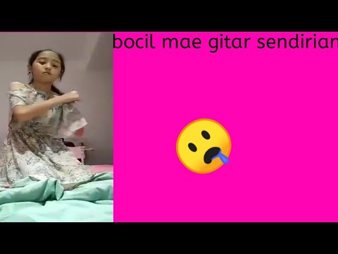 Bocil Maen Gitar Tengah Malem