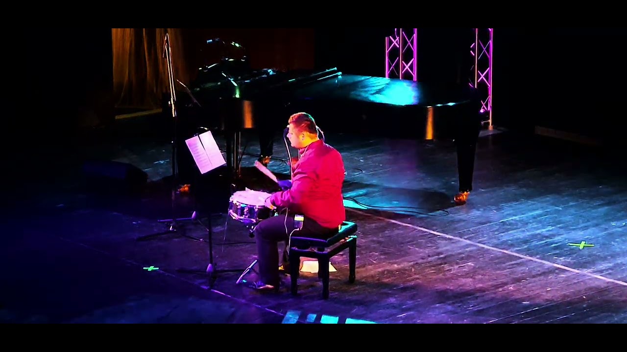 Marek Burda – werbel. Koncert z okazji otwarcia Szkoły Muzycznej w Zawierciu. - YouTube