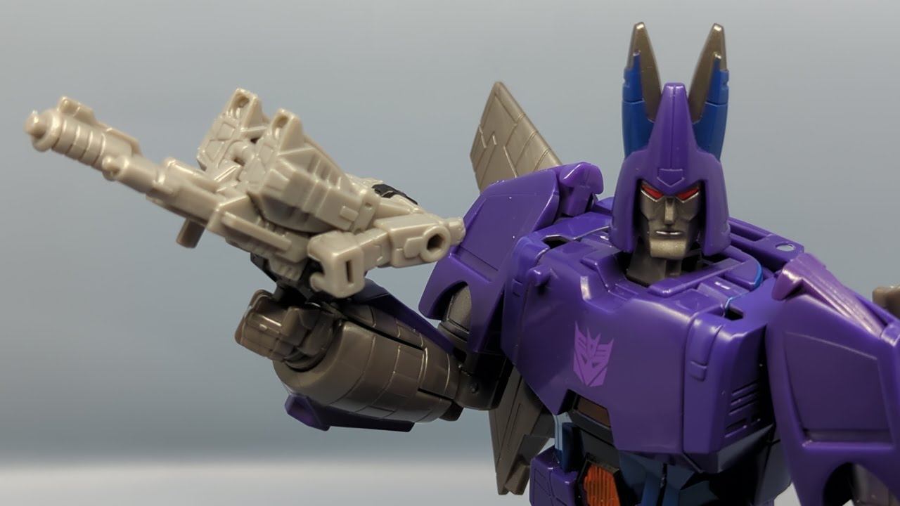 Chuck's Reviews Transformers Generations Selects Cyclonus and ...
