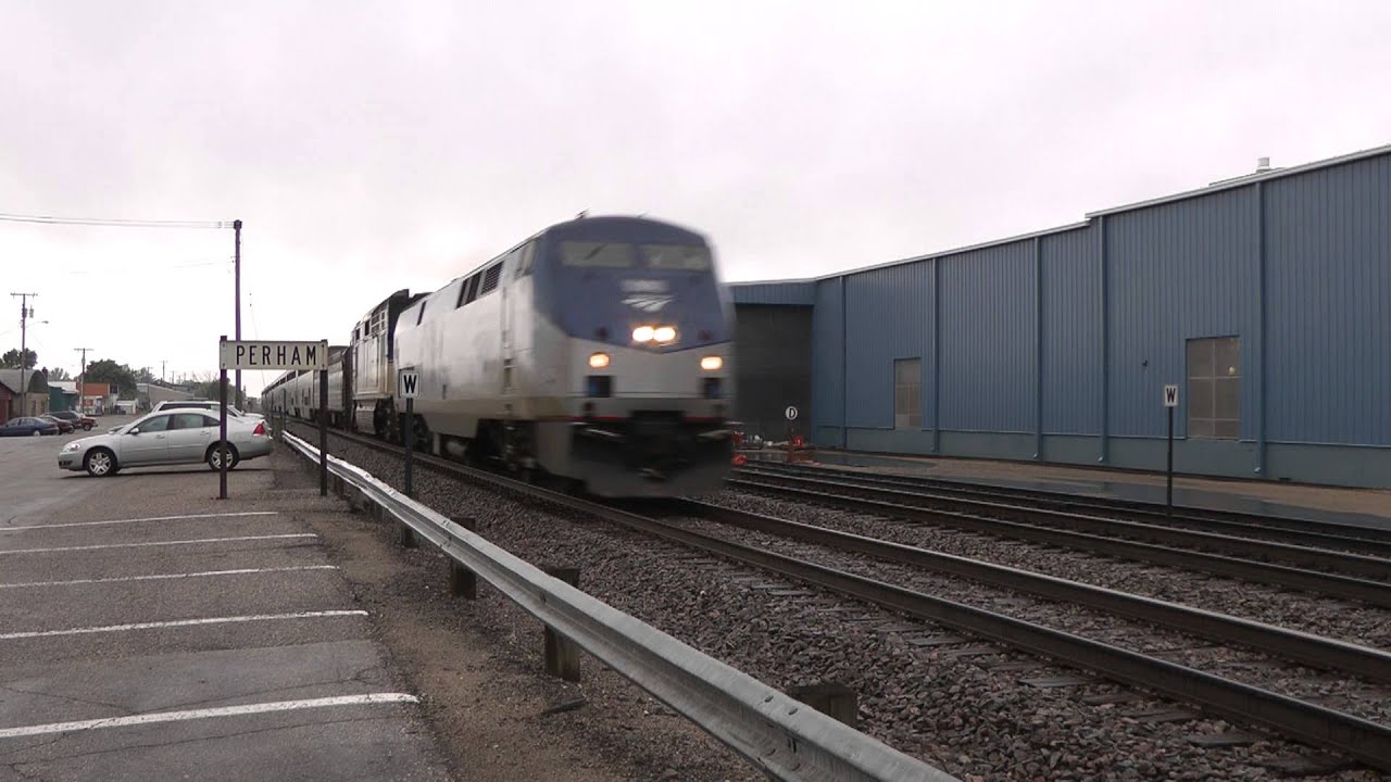 Amtrak 93 East [train no. 8] at Perham, MN - YouTube