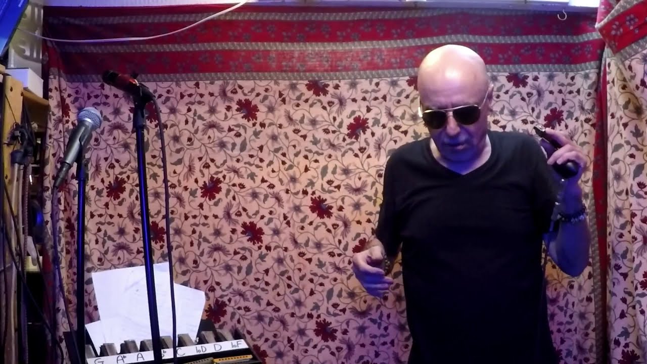 Frank Raven blues improv in e 62120 - YouTube