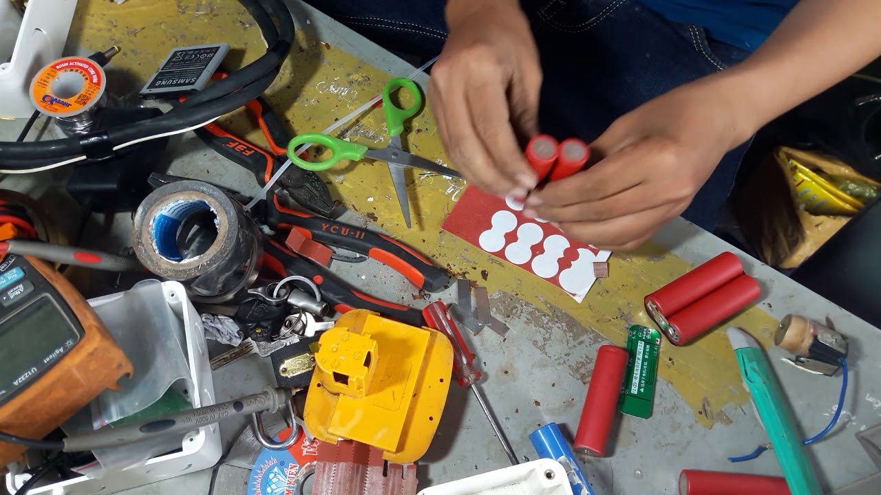 Chế pin lion National 12v - YouTube