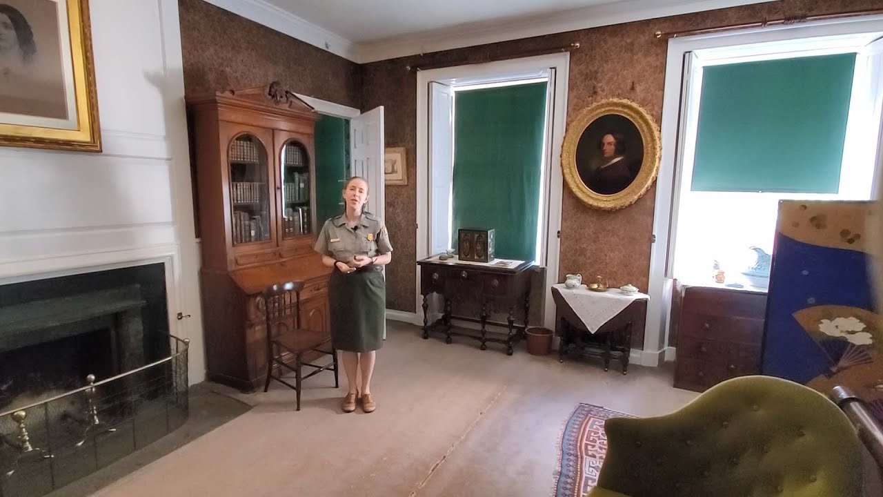 Upstairs Tour: Private Spaces of the Vassall-Craigie-Longfellow House ...