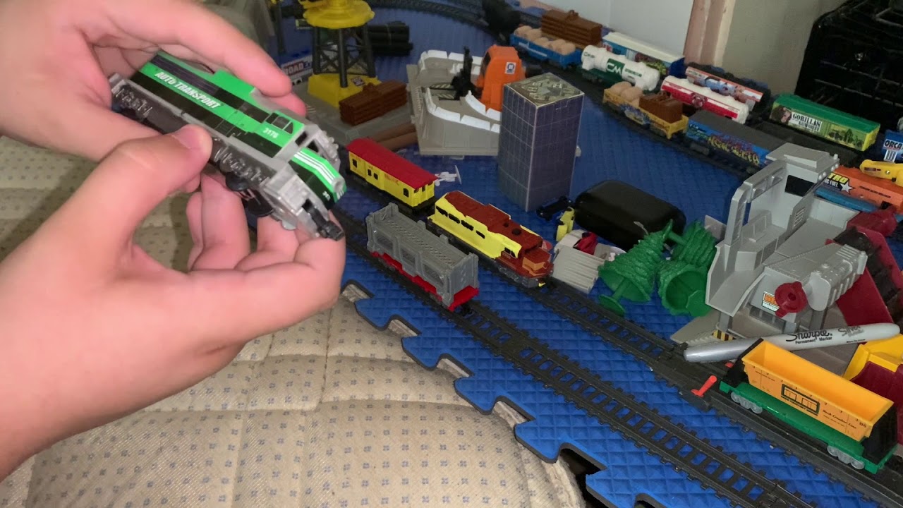 Power Trains Auto Loader Set Review - YouTube