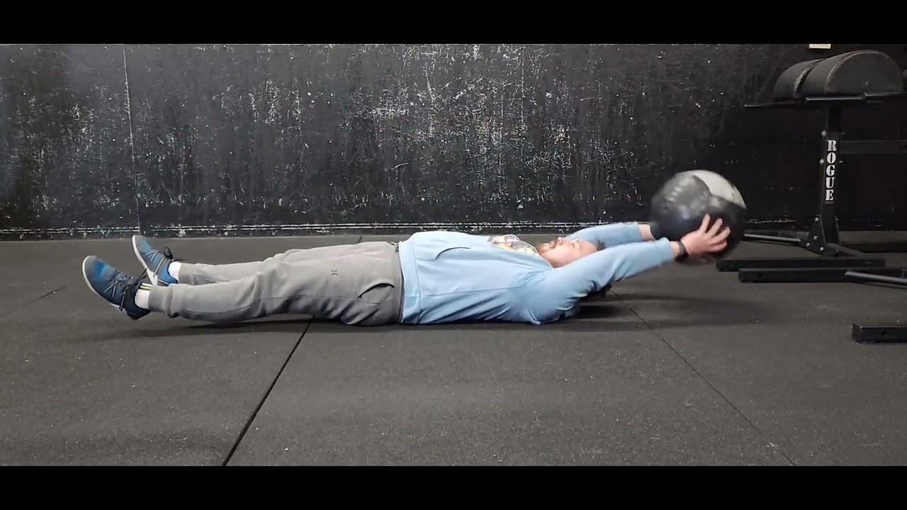 Med Ball crunch pass - YouTube