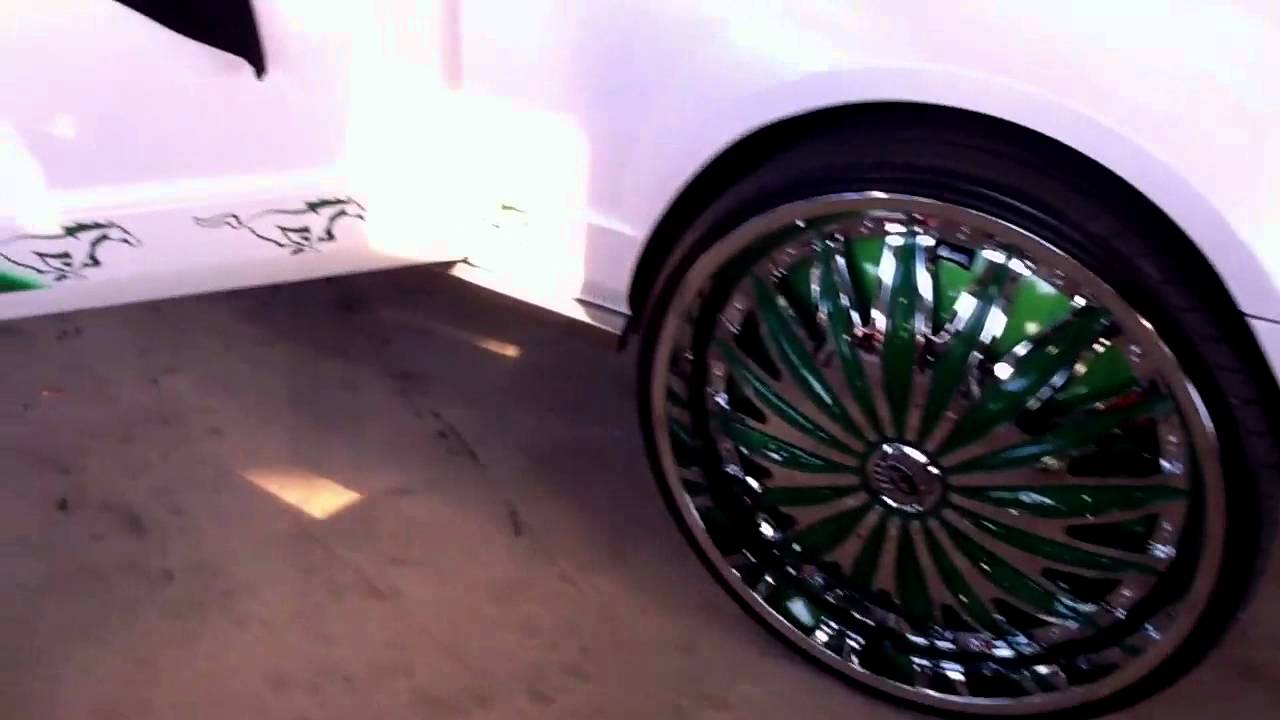 Ford mustang on 28s Davin Emotion Spinners - YouTube