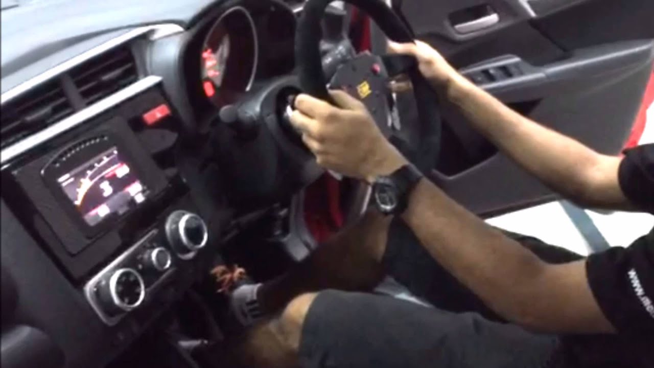 MoTeC M150 System by ROM Tuning - YouTube