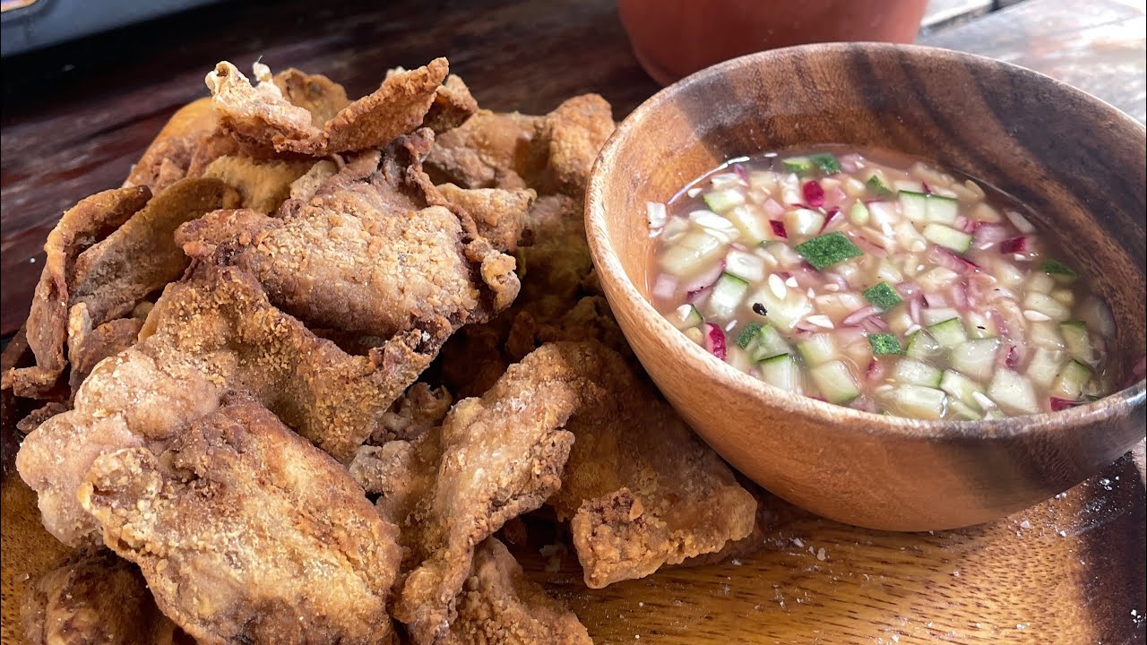 Crispy Chicken Skin with Malupet Na Sawsawan - YouTube