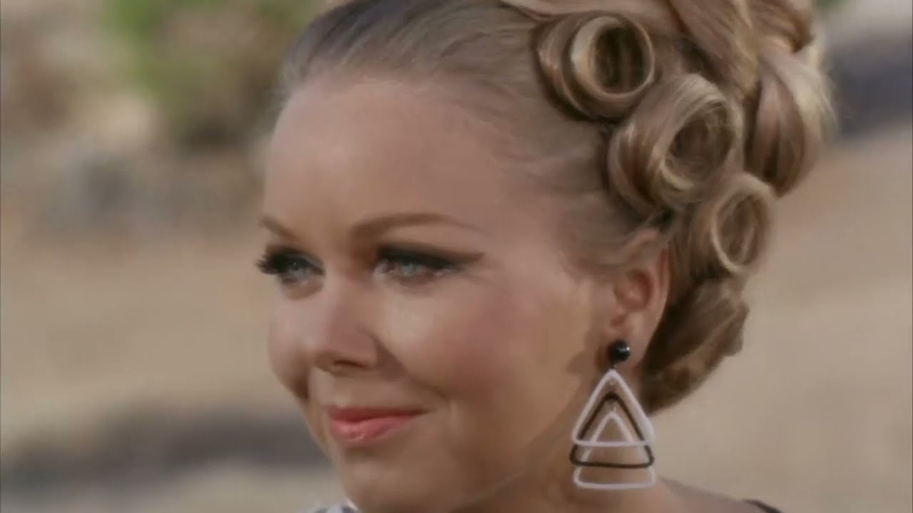 Star Trek - Shore Leave - Kirk Meeting Ruth - YouTube