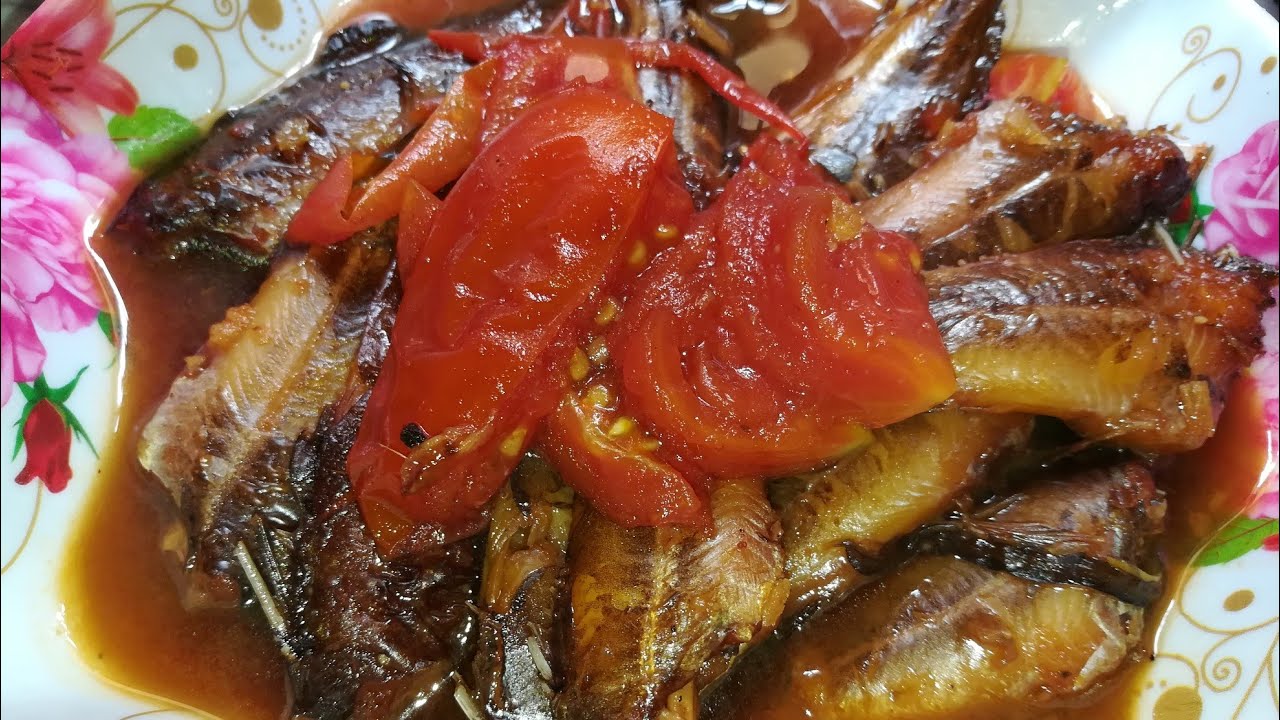 Khmer food Kor trey - village foods - YouTube