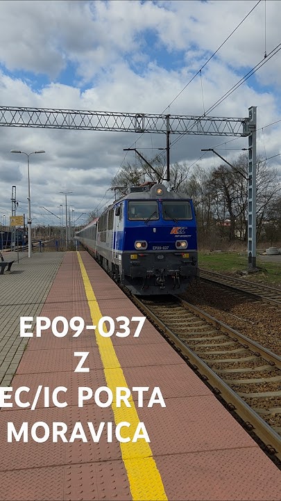 EP09-037 z EC/IC Porta Moravica do Przemyśla mija Rybnik Towarowy. #train #trainspotting # ...