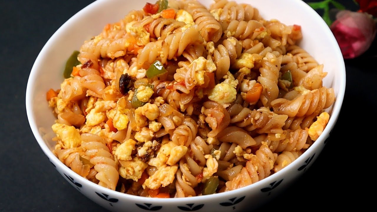 How to make egg pasta / Instant egg pasta / अंडे वाला पास्ता / street ...