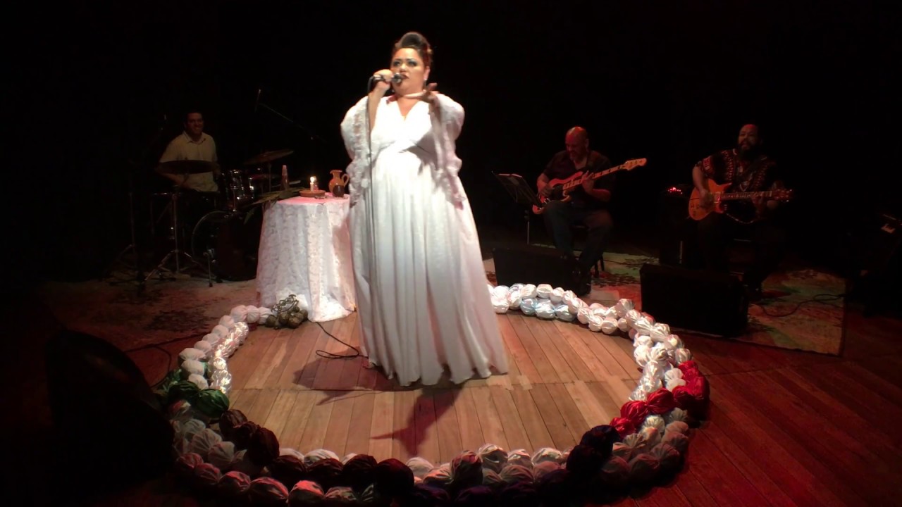 Deborah Rosa em Samba e Saravá - Ogum. - YouTube