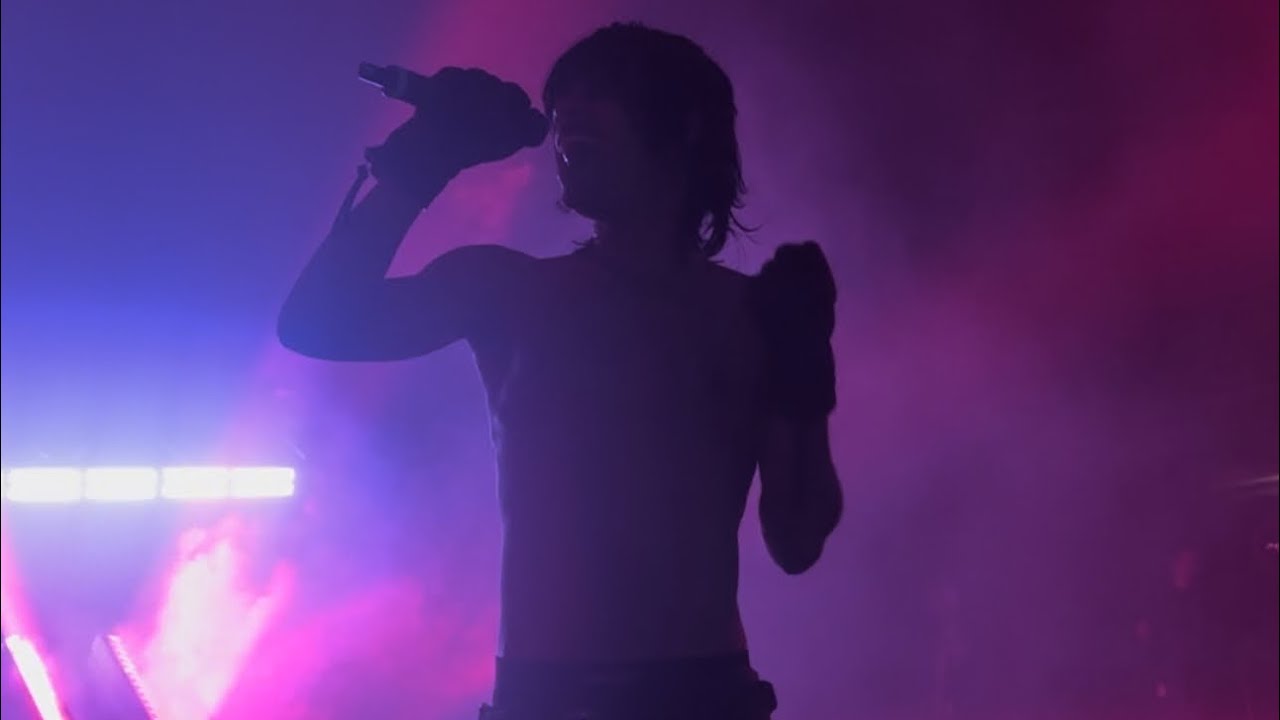 Ecco2k & Bladee - Expression on your face in London o2 academy brixton ...