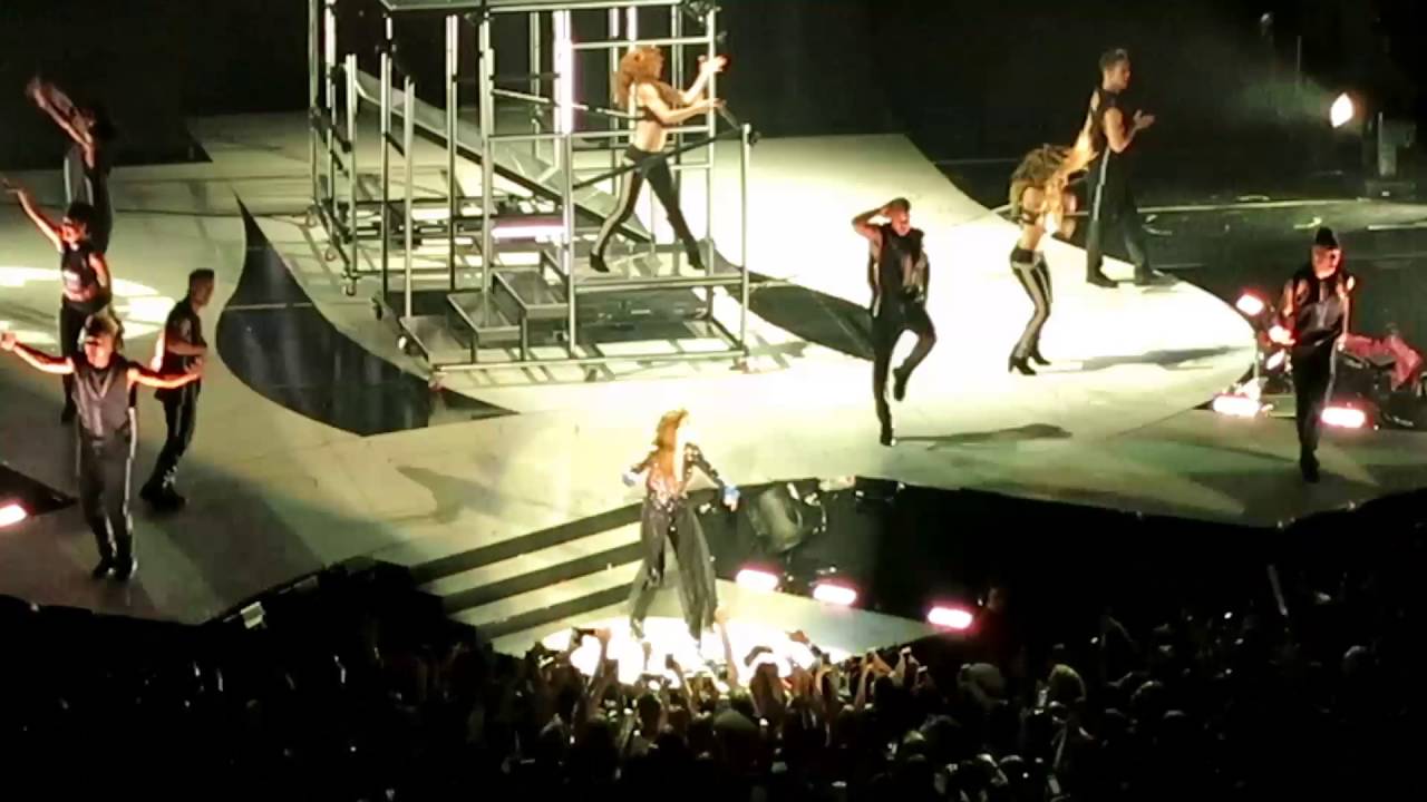 Selena Gomez Live Revival Tour Los Angeles - YouTube