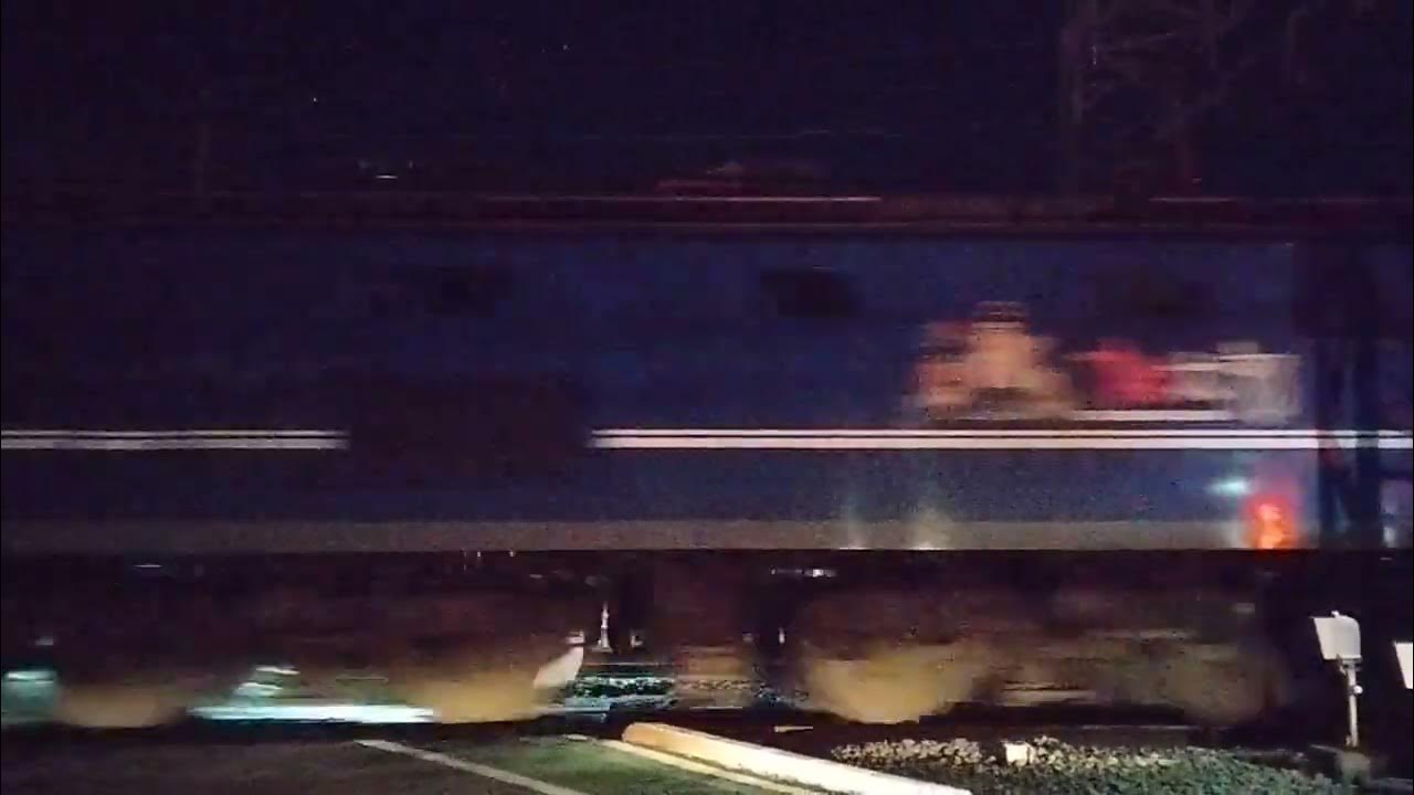 8461レ EF210-112+タキ9B - YouTube